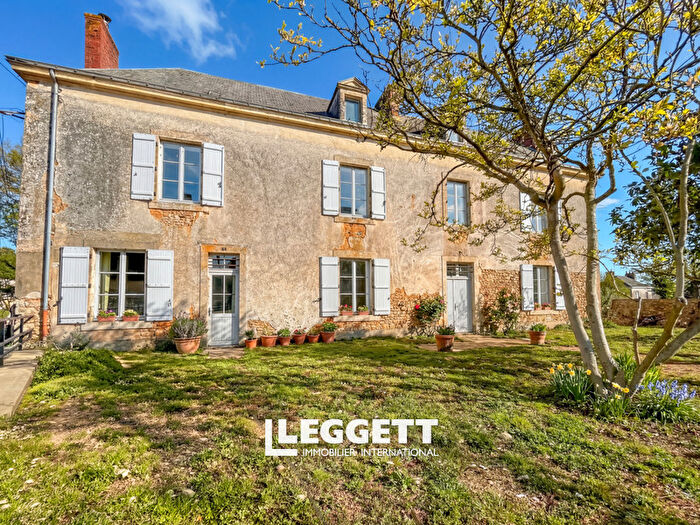 Épineu-le-Chevreuil : Maison 8 pièces à vendre