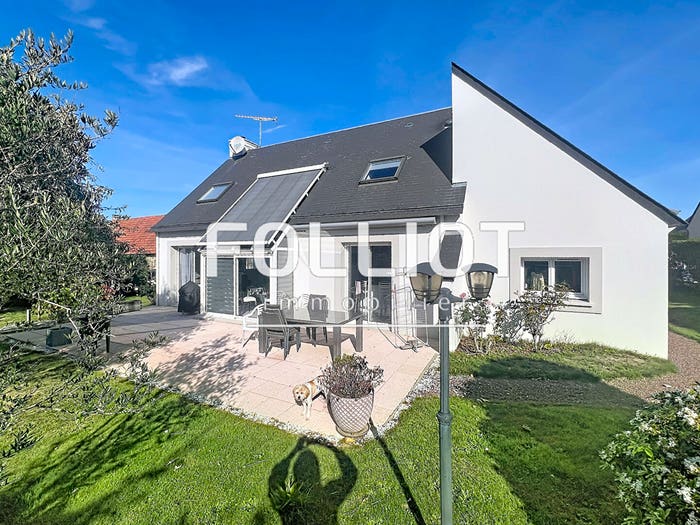 Saint-Georges-Montcocq : Maison 7 pièces à vendre