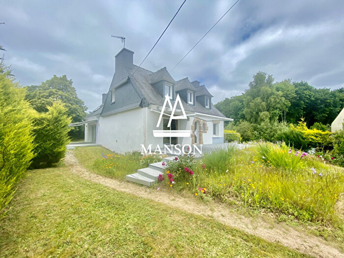 Maison à vendre - Ploumagoar - 7 pièces - 5 chambres