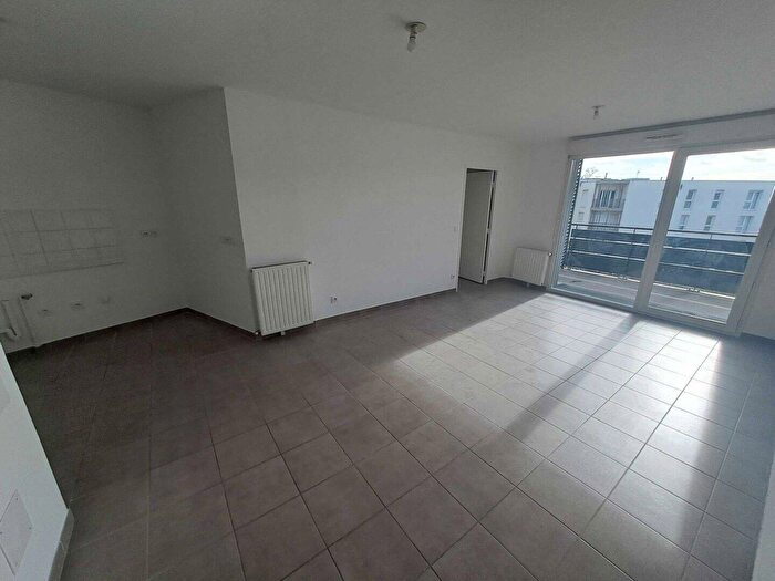 Appartement à louer - Le Bandonnier-Les Maures, Feyzin - 4 pièces - 3 chambres