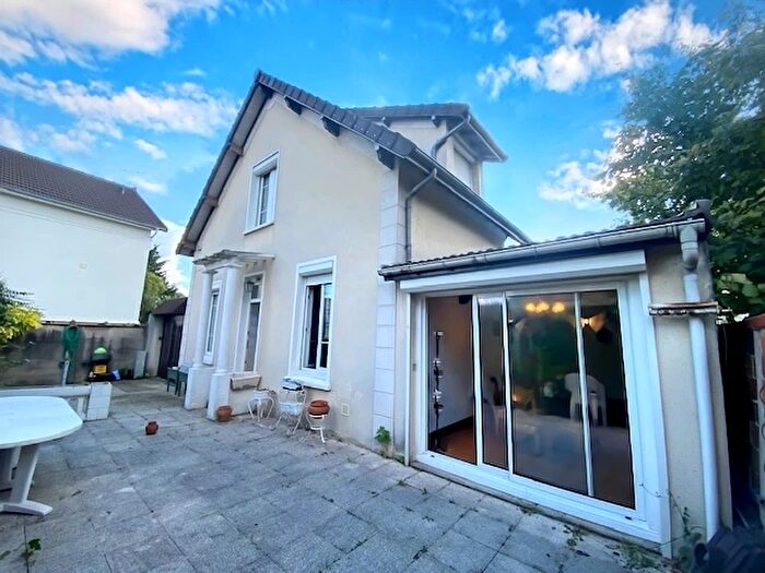 Maison à vendre - Aulnay-sous-Bois, Mairie, Paul Bert - 5 pièces - 3 chambres