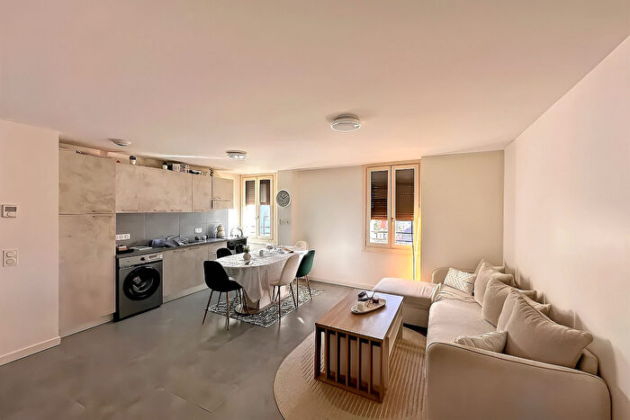 Appartement à vendre - Saint-Pierre-en-Faucigny - 3 pièces - 2 chambres