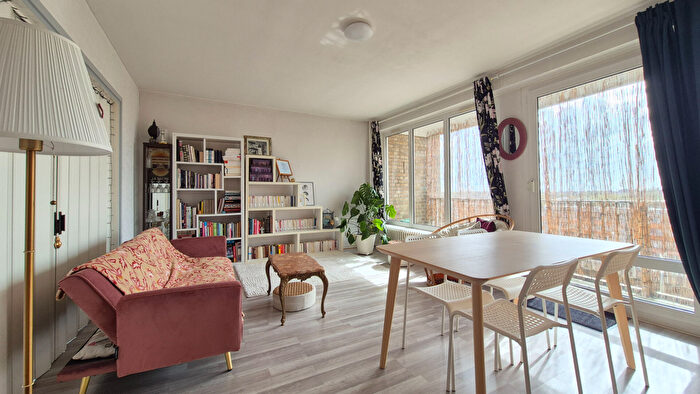 Appartement à vendre - Hem, Longchamp, Hauts Champs - 4 pièces - 3 chambres