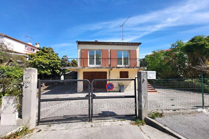 Maison à louer - Hippodrome-Kennedy, Cagnes-sur-Mer - 5 pièces - 4 chambres