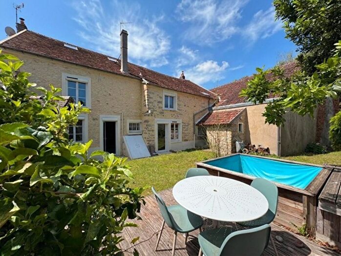 Maison 9 pièces à vendre à Machault