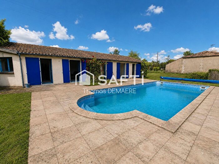 Maison 6 pièces à Tugéras-Saint-Maurice, à vendre