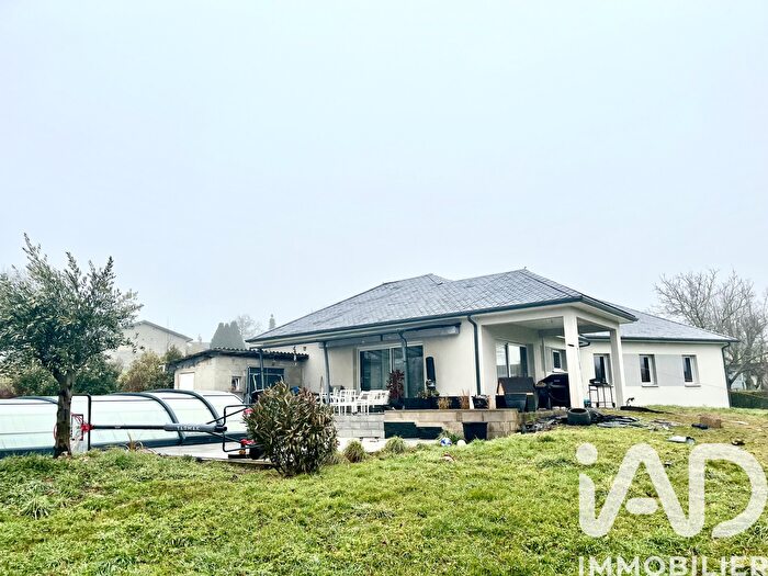 Maison à vendre - La Salvetat-Peyralès - 6 pièces - 5 chambres