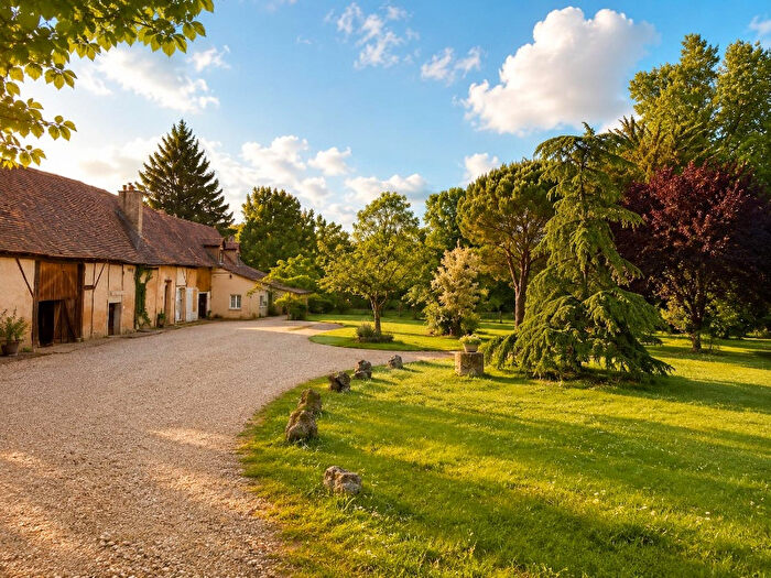 Maison 13 pièces à vendre à Saint-Pierre-dEyraud