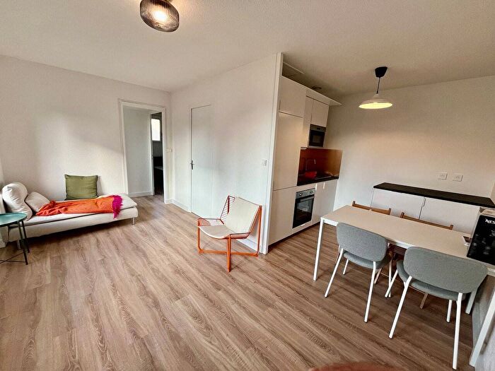 Appartement à louer - La Villette, Lyon ème arrondissement - 2 pièces - 1 chambre