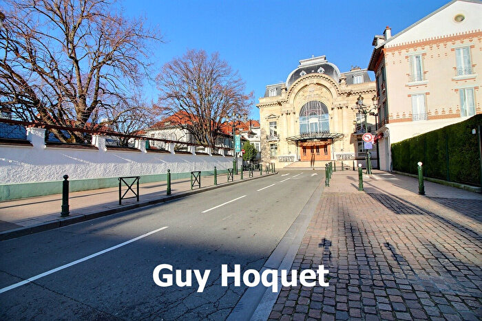 Appartement à vendre - Puteaux, Vieux Puteaux - 5 pièces - 3 chambres