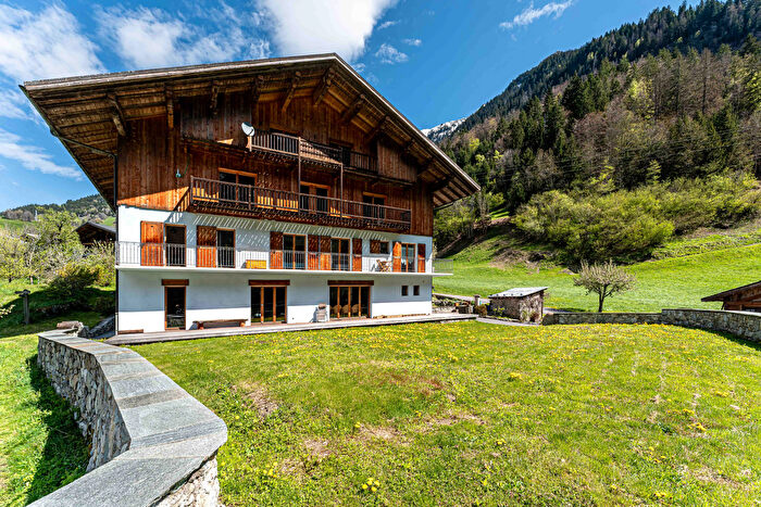 Maison à vendre - Beaufort - 16 pièces - 12 chambres