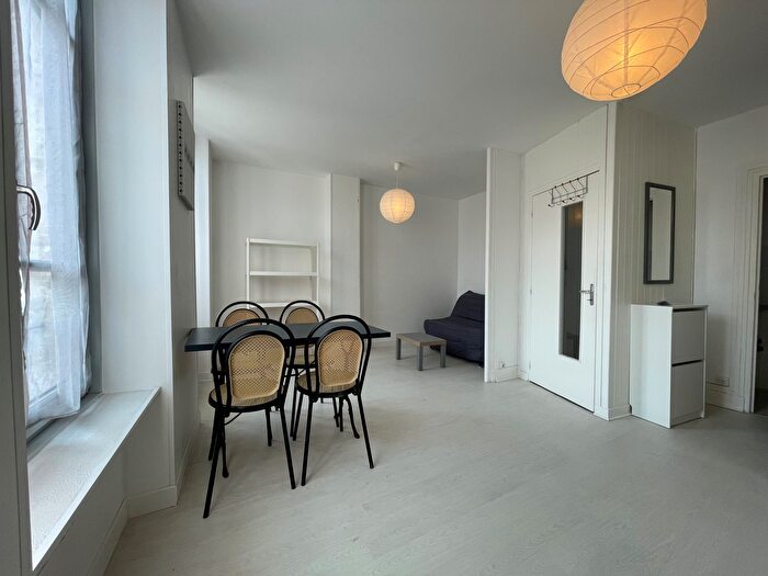 Appartement 1 pièce à Orléans, Bannier, République, à louer