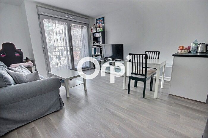 Appartement à vendre - Trappes, Centre-ville, Jaurès, Gare - 2 pièces - 1 chambre