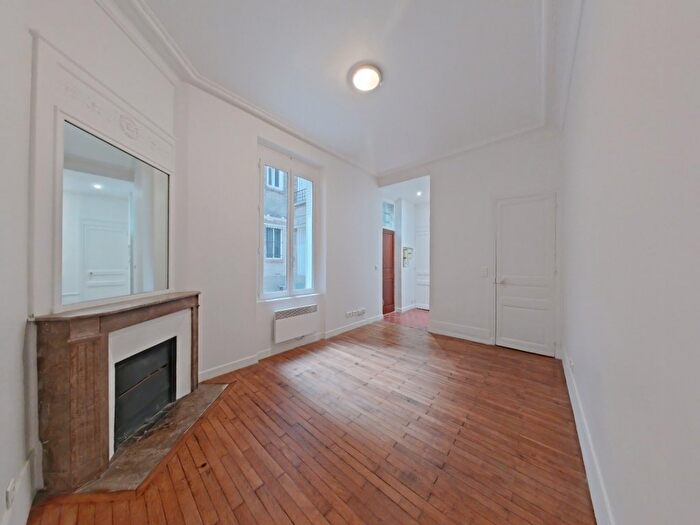 Neuilly-sur-Seine, Plaine des Sablons - Appartement 1 pièce à louer