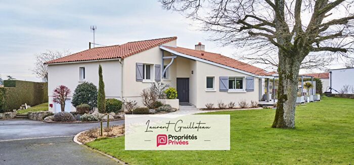 Bazoges-en-Paillers - Maison 5 pièces à vendre