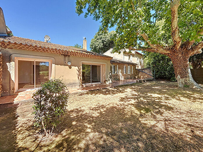 Maison à louer - Saint-Chamas - 4 pièces - 3 chambres