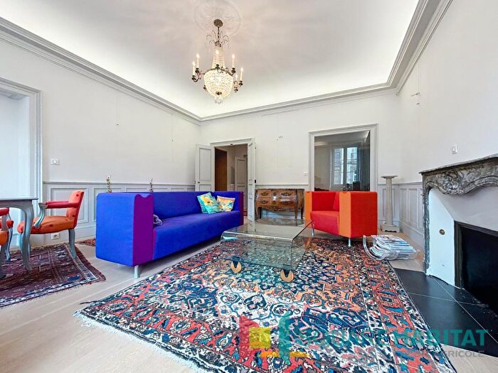 Appartement à louer - Quartiers Centre, Centre-ville - 5 pièces - 2 chambres