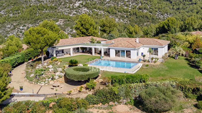 Maison à vendre - Ollioules, Trémaillon - 10 pièces - 5 chambres