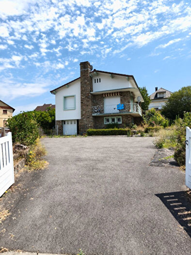 Maison 4 pièces à Saint-Yrieix-la-Perche, à vendre