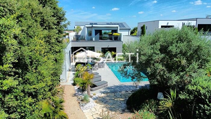 Maison à vendre - Angoulins - 17 pièces - 11 chambres