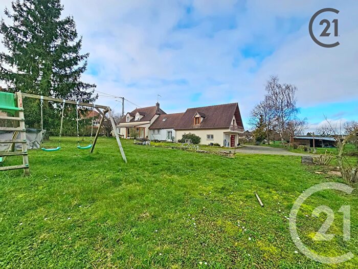 Maison à vendre - Bucey-en-Othe - 7 pièces - 5 chambres