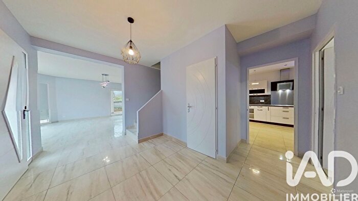 Maison à vendre - Saint-Clair-de-la-Tour - 5 pièces - 3 chambres