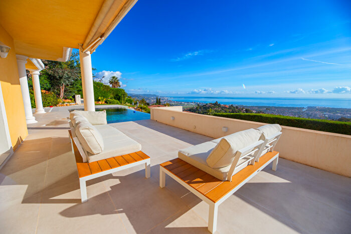 Maison à vendre - Mandelieu-la-Napoule, Les Termes - 6 pièces - 4 chambres