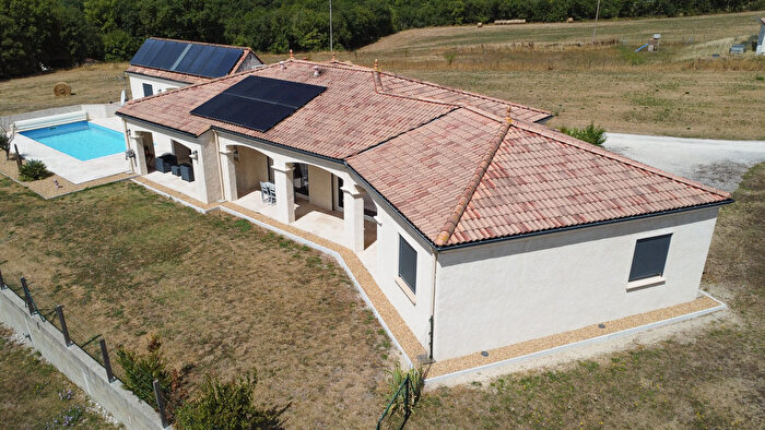 Maison à vendre - Montaigu-de-Quercy - 4 pièces - 3 chambres