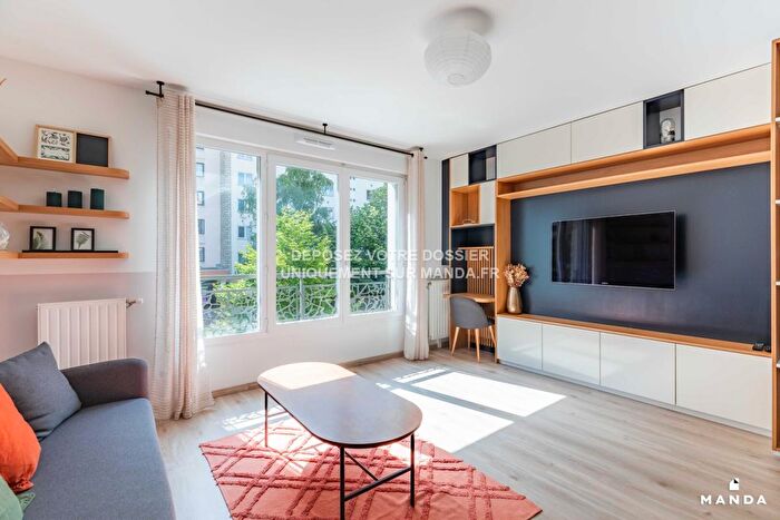Châtillon, Centre-ville, Sarments : Appartement 3 pièces à louer