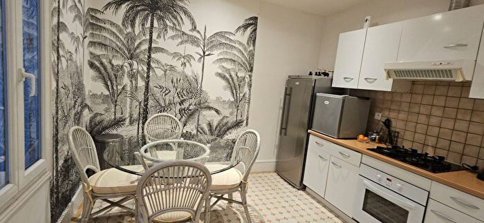 Appartement à vendre - Vichy, Coeur de Ville - 3 pièces - 2 chambres