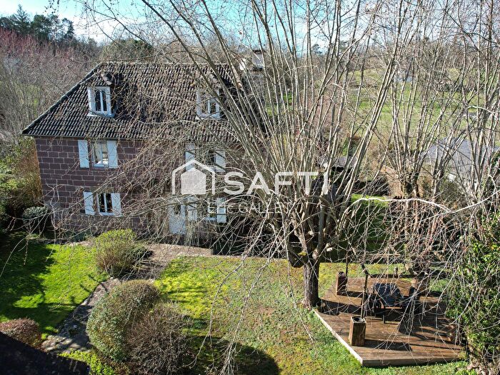 Maison à vendre - Ussac - 6 pièces - 5 chambres