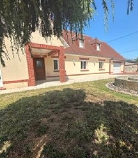 Maison à louer - Conches en Ouche - 6 pièces - 4 chambres