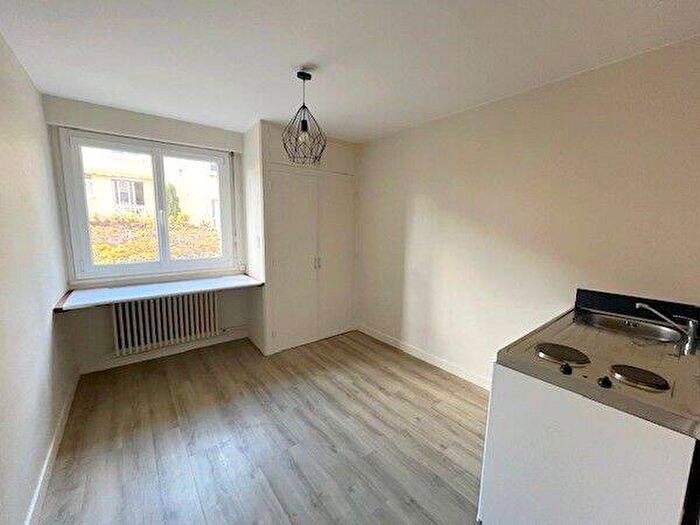 Appartement à louer - Sud-Saint Jacques, Clermont-Ferrand - 1 pièce - 1 chambre