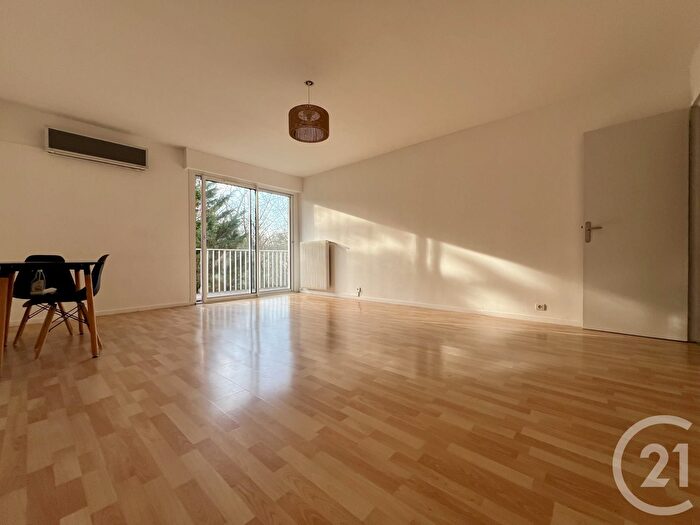 Appartement à louer - Ris-Orangis, Le Clos Langlet - 4 pièces - 2 chambres