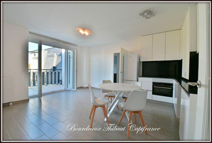 Appartement 3 pièces à louer - Sainte-Geneviève-des-Bois, Hôtel de Ville