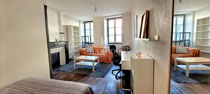 Pau, Centre-ville : Appartement 1 pièce à louer
