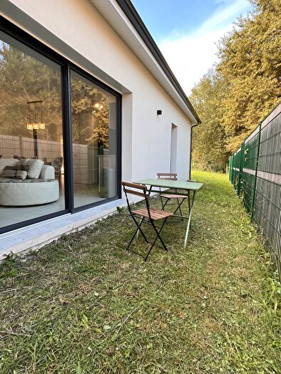 Maison à louer - Fargues-Saint-Hilaire - 4 pièces - 3 chambres