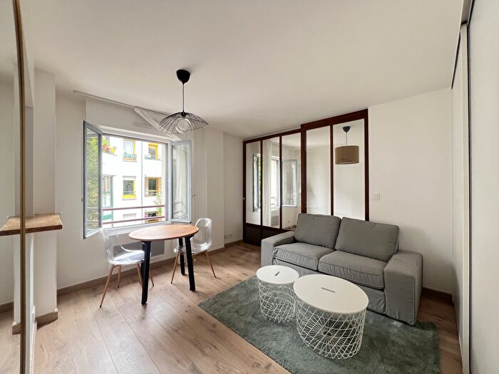 Quartiers Centre, Saint-Anne : Appartement 2 pièces à louer