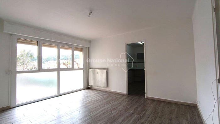 Centre Ville, Saint-Chamas : Appartement 3 pièces à louer
