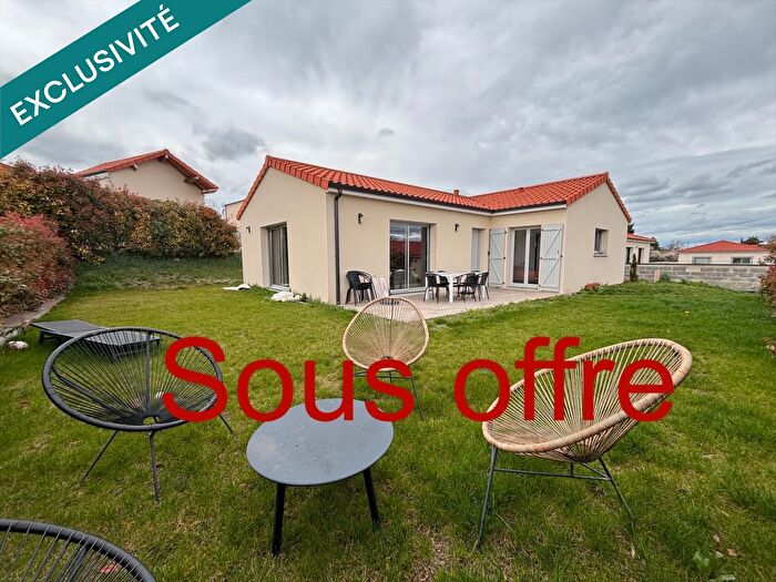 Maison à vendre - Davayat - 4 pièces - 3 chambres