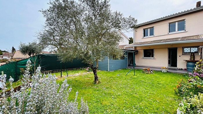 Maison à vendre - Bassens - 4 pièces - 3 chambres