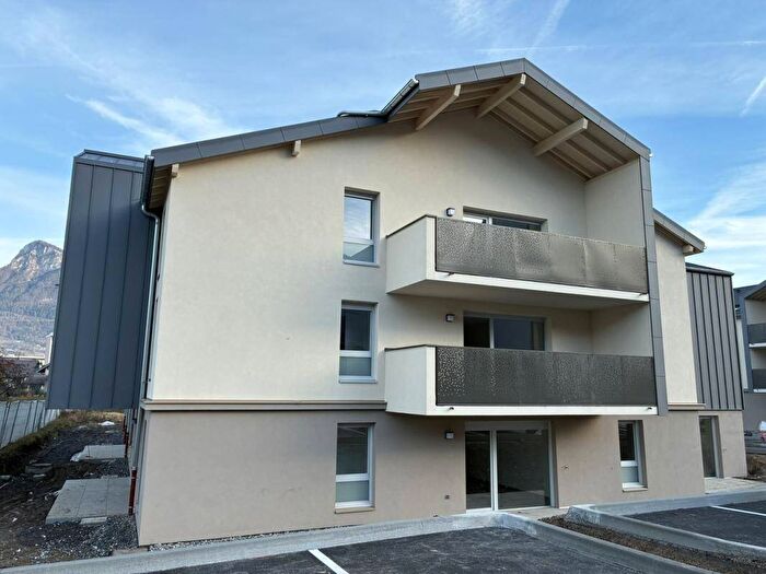 Appartement à louer - Nord, Scionzier - 2 pièces - 1 chambre