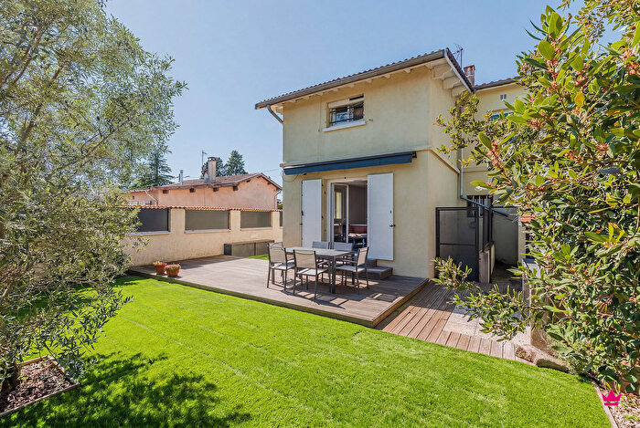 Maison à vendre - Meyzieu, Nord Est - 5 pièces - 4 chambres