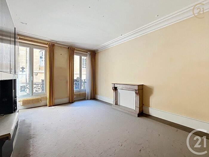 Paris 18ème, Montmartre, Sacré Coeur, Abbesses : Appartement 3 pièces à vendre