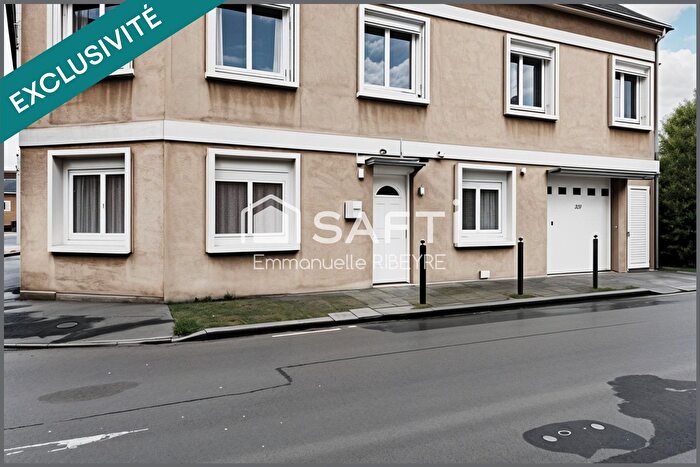 Maison à vendre - Noyon, Centre-ville - 6 pièces - 5 chambres