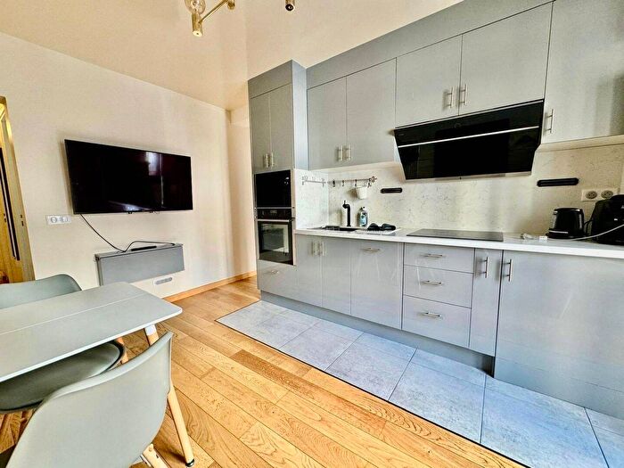 Appartement à louer - Courcelles-Wagram, Paris ème arrondissement - 2 pièces - 1 chambre