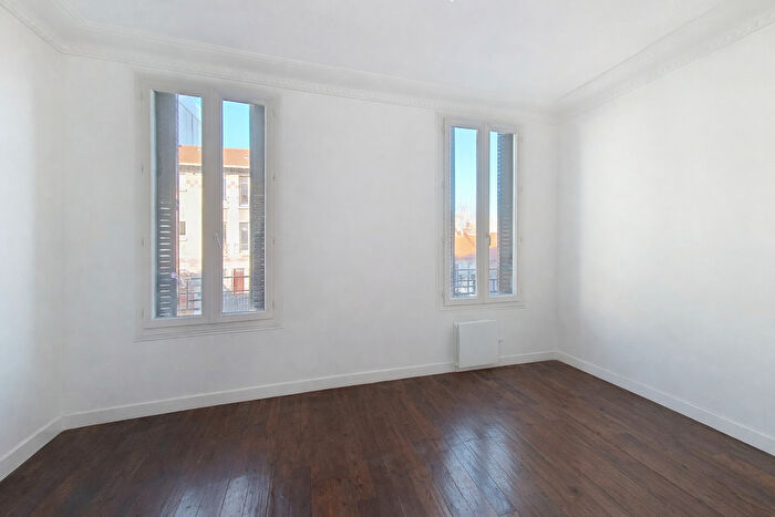 Appartement à vendre - Issy-les-Moulineaux, Les Epinettes, Le Fort, Les Hauts dIssy - 2 pièces - 1 chambre