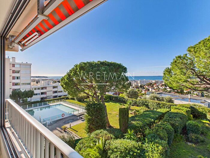 Appartement à vendre - Antibes, Antibes-les-Pins, Trianon, Le Fournel, Peyregoue - 4 pièces - 3 chambres
