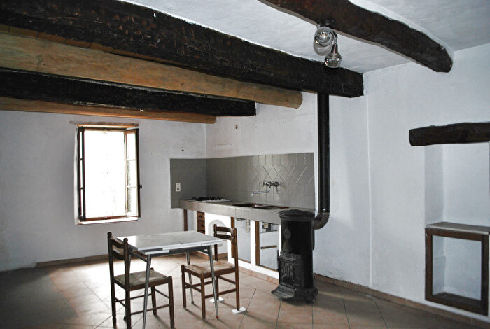 Sillans-la-Cascade : Maison 3 pièces à vendre
