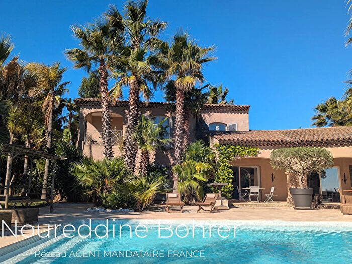 Maison à vendre - Grimaud - 7 pièces - 5 chambres